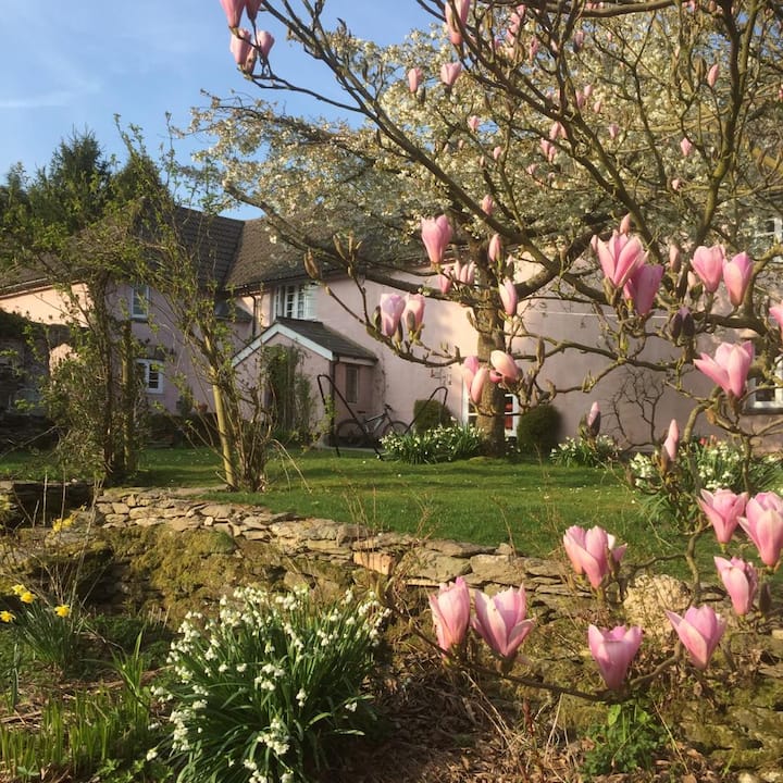 Charmingly Rustic Farmhouse - Wimbleball Lake