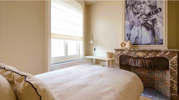 One Bedroom Suite - 
De Gulden Poorte, - Anvers