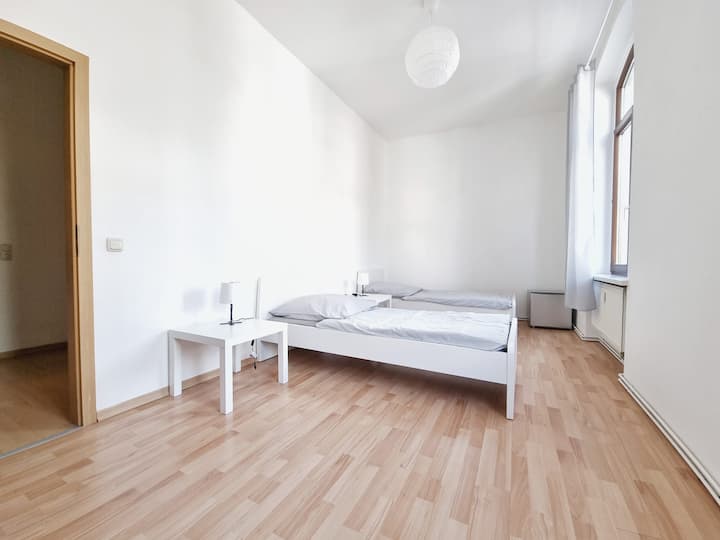 Altbauwohnung Citynähe 4 Betten - Magdeburg