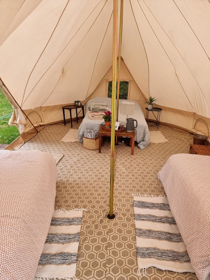 Extra Large Glamping, Sleeps 4/5 - Cotswolds