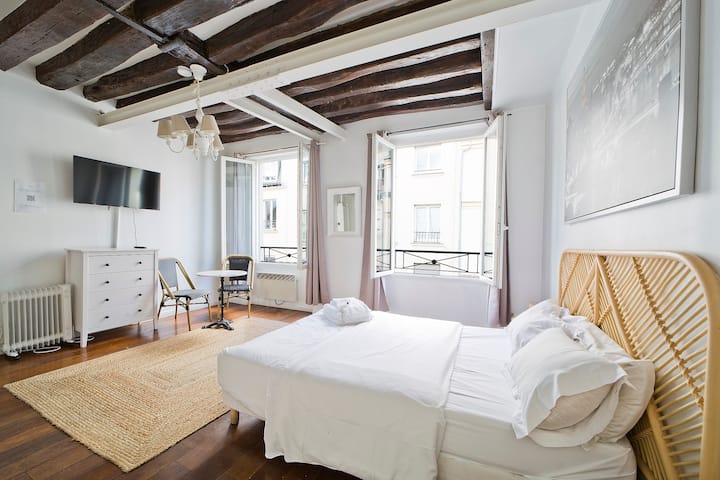 So French Apartment (Cléry45) - Paris