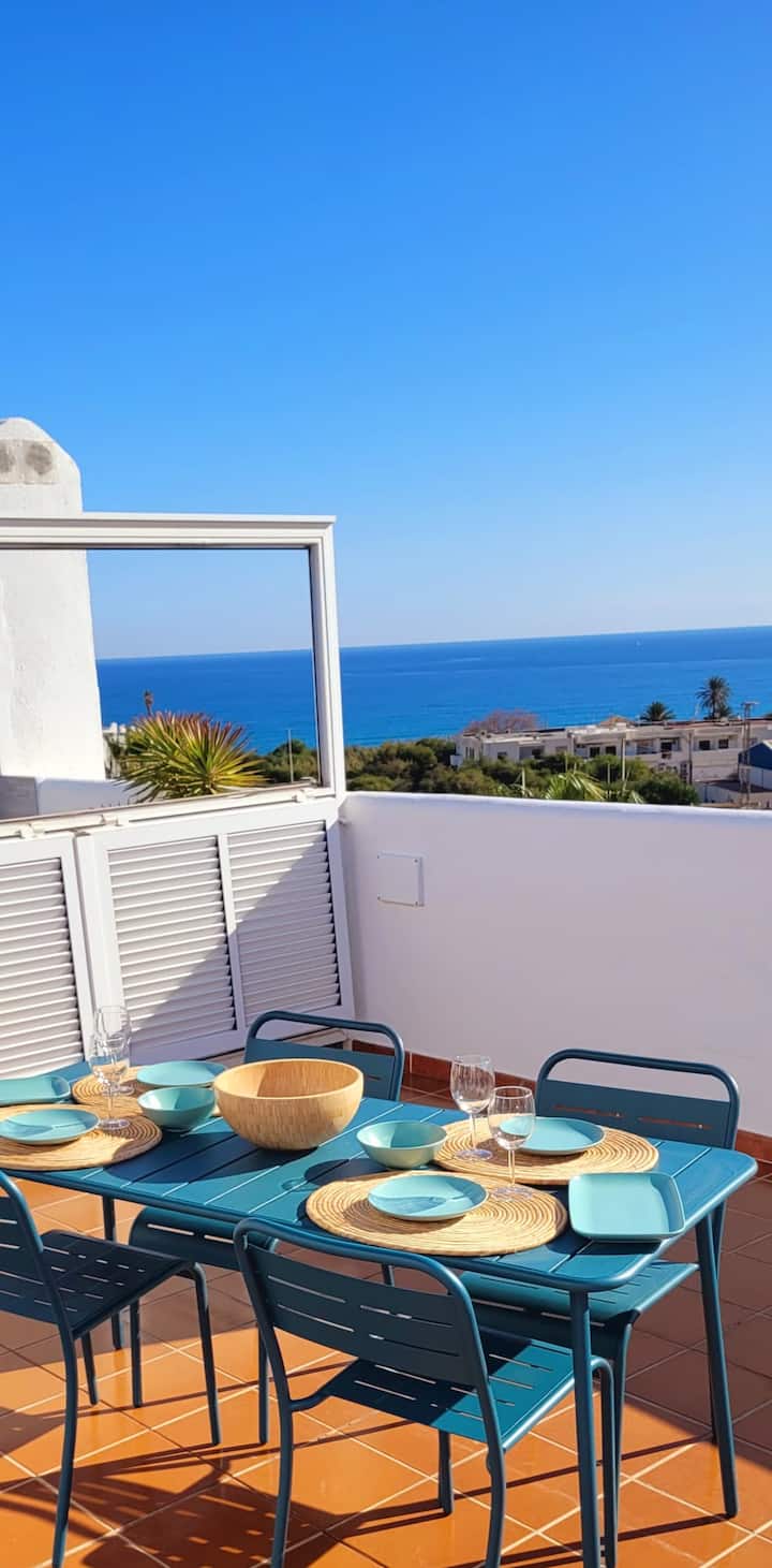 ÁTico Con Terraza Frente Al Mar - モハカル