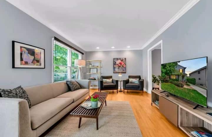 Fall Special! Fenced Yard • Near Beaumont - Bloomfield Hills, MI