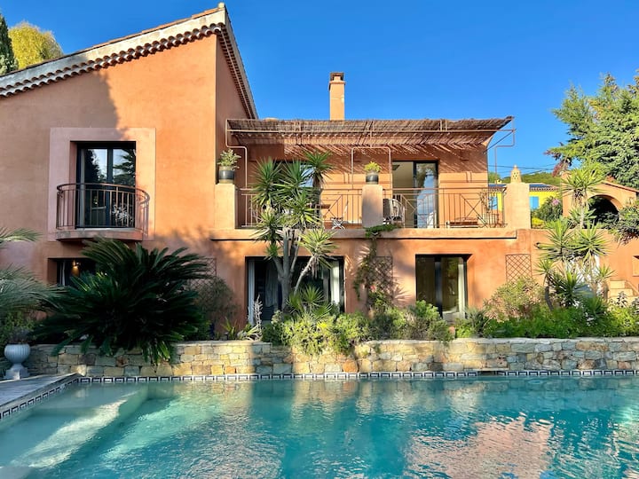 Belle Villa De Charme Avec Piscine Classée 4* - Carqueiranne