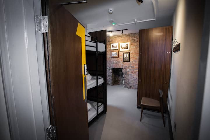 Private 15 Bedroom @ The Crown Battersea - London, UK