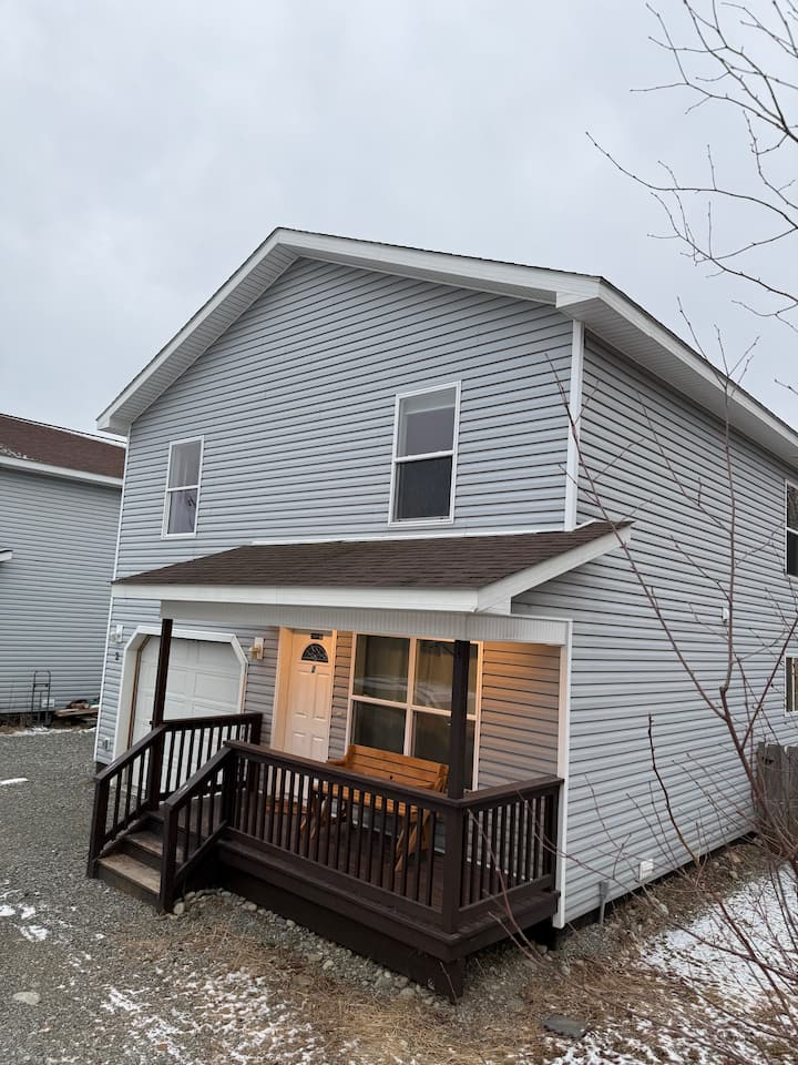 Home Away From Home -3 Bedrooms - Wasilla, AK