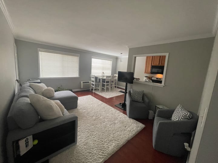 Cozy 1 Bedroom On Main Street - Maryland