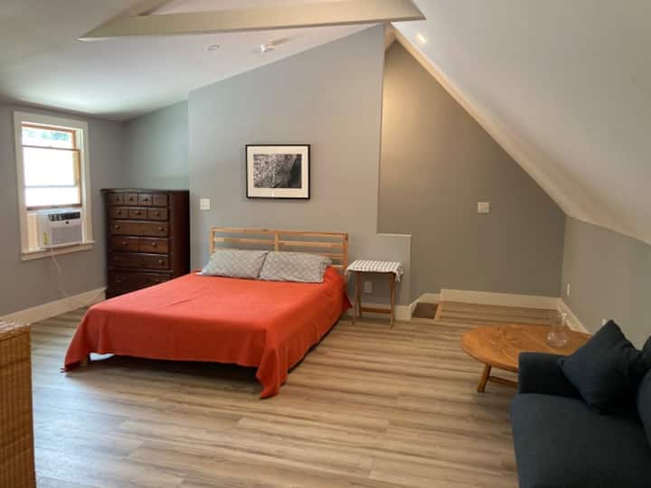 Private Bed/bath Suite - Oak Bluffs, MA