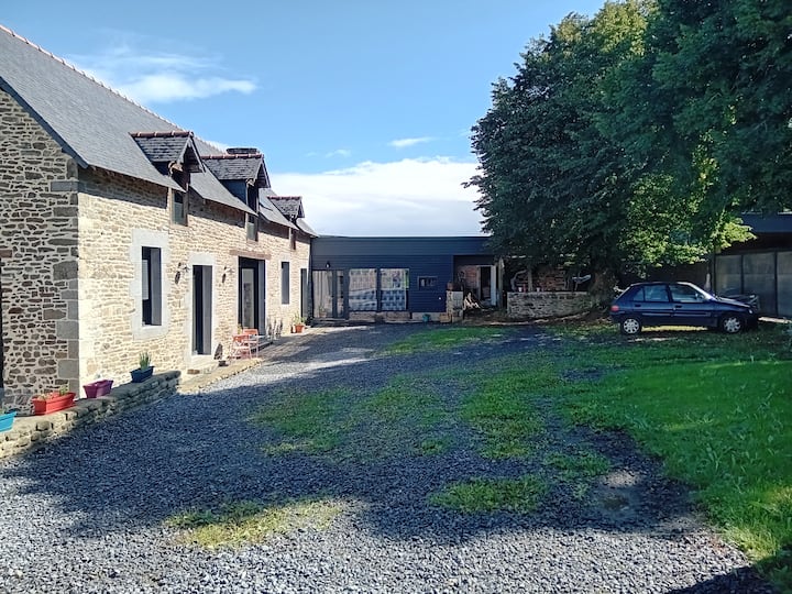 3 Chambres Dans Longère - St Hélen - Dinan