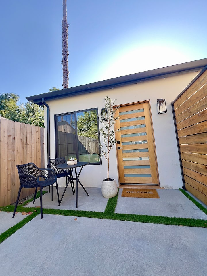 Beautiful New Guesthouse - Los Angeles, CA
