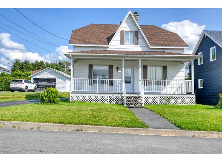 Maison Unifamiliale, 4 Chambres Sur 2 éTages +Clim - Thetford Mines