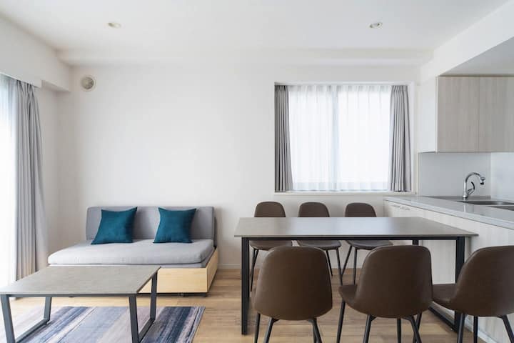 8 Min. Walk To Hiroo Station / Spacious 1ldk / F02 - Shibuya City