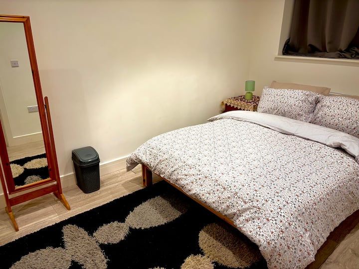 Room Near Town & Co-op Live - Salford