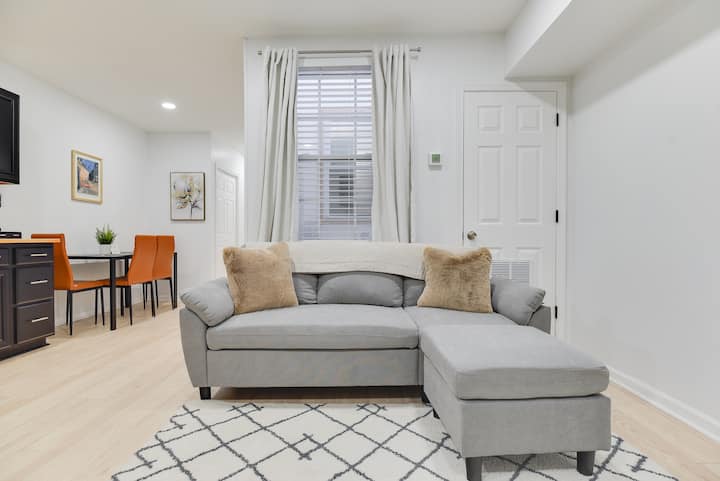 Union Hill Retreats: 4 Group-friendly Condos - Washington, D.C.
