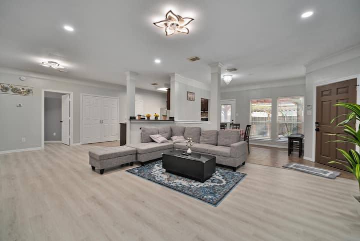 Spacious Cozy House W/ Game Room 4br 2bath - Richmond, TX