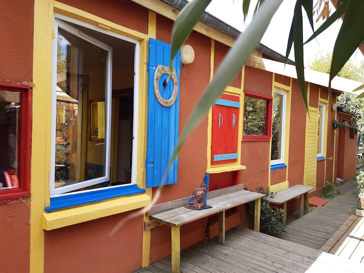 Petite Maison Toute En Couleur - ibis Styles Saint Brieuc Plerin