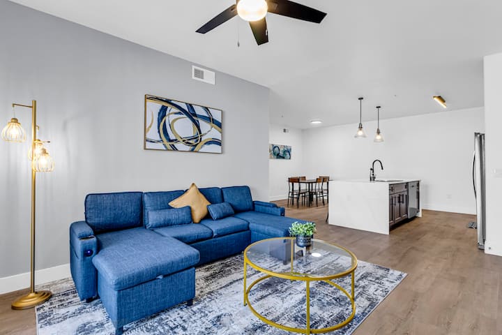 Chic 2br|right Next To Stadium & Westgate|pool+gym - Glendale, AZ