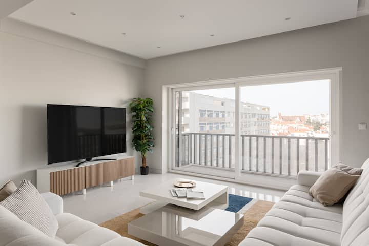 Chic Modern 3 Bedroom Apartment - Lisbon