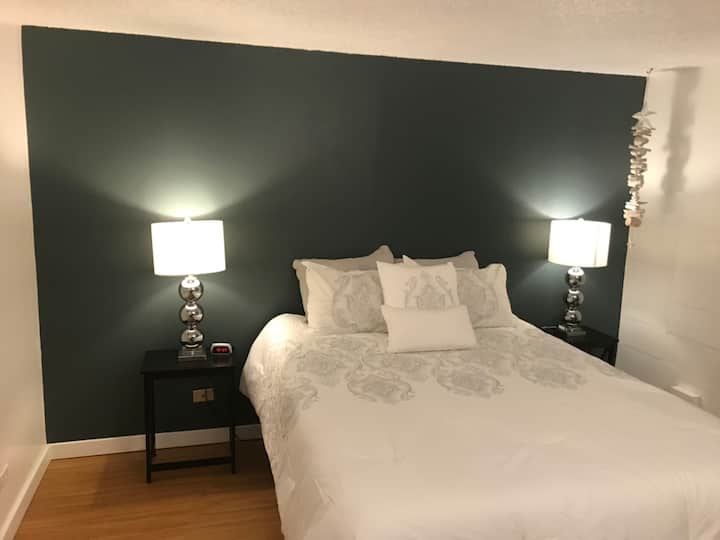 Waikiki Studio A Few Blocks From The Beach-kvii806 - Honolulu