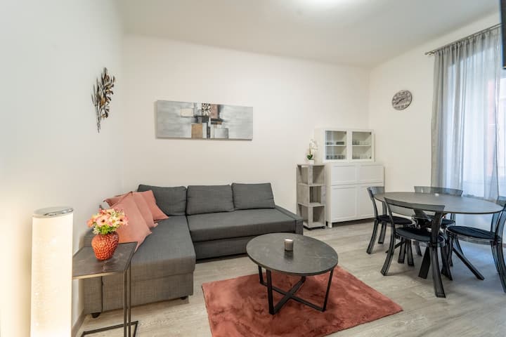 San Giacomo District Modern Apartment - Trieste