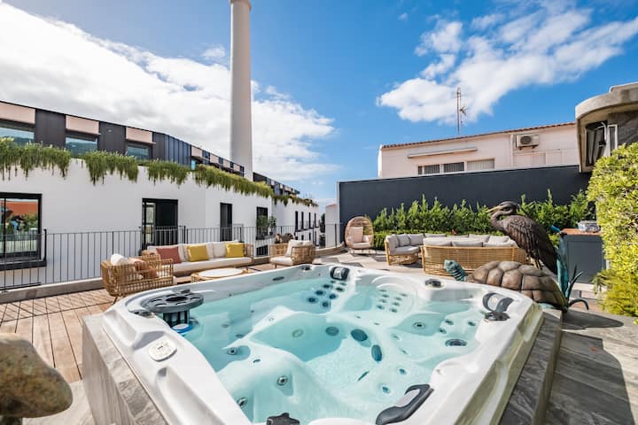 Jacuzzi, Terrace & Infinity Pool @ Savoy Insular - Funchal