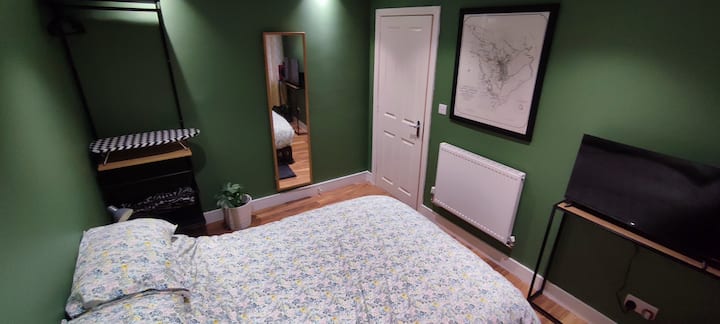 Double Room With Free Parking - Cardiff