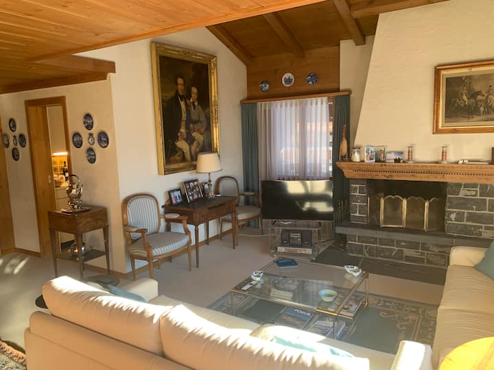 Chalet-wohnung Mit Panorama - Gstaad