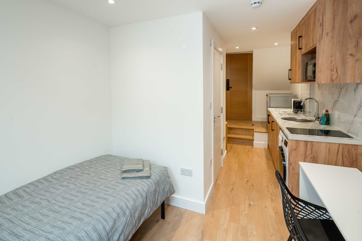 Deluxe Single Studio F3 - Maida Vale! - London
