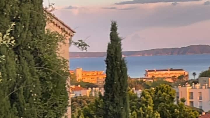 Magnifique T3 De 75m2 Rénové - Le Lavandou