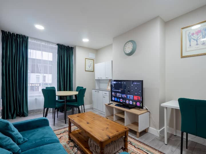 Spacious 2-bedroom Maisonette - Kingston upon Thames