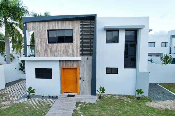 4 Bed Villa W/pool 5min To Beach - Punta Cana