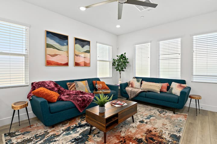 Trendy Guest House Close To All  The Vegas Sites - Las Vegas, NV