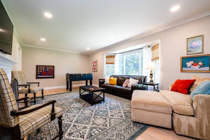 New! Sprawling Home - Lake Michigan Views -3br/2ba - Silver Beach, MI