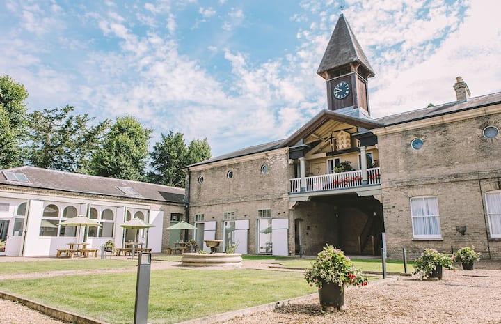 The Courtyard,  Sleeps  19-23 Guests - Norfolk