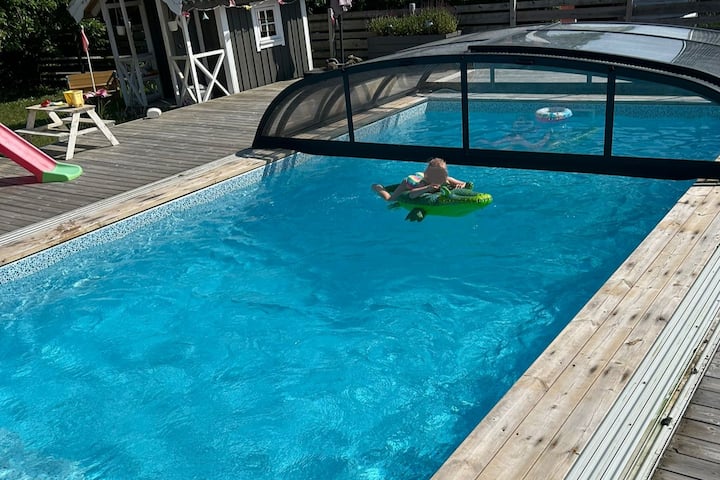 Charming 4-bedroom Home & Pool - Malmö
