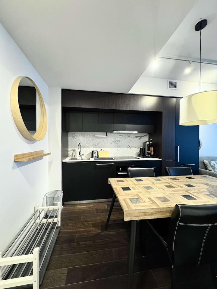Condo De Luxe Au Centre Ville - Montreal