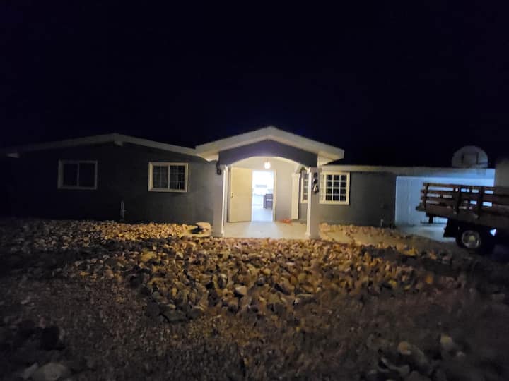 Beautiful 6 Bedrooms, 7 Beds - Palmdale, CA