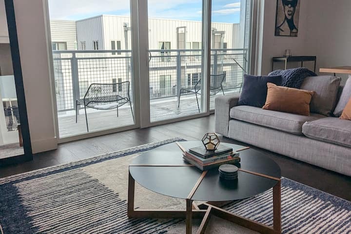 Pristine, Modern Rino Condo - Montclair - Denver