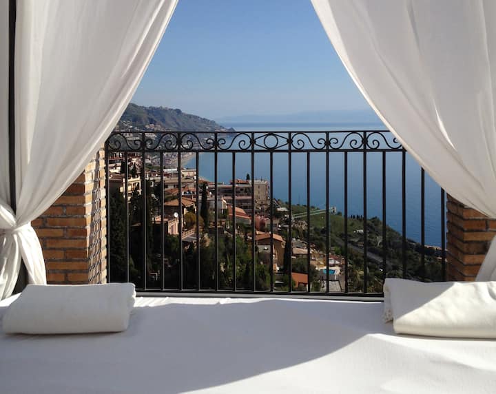Isoco Terrace - Taormina