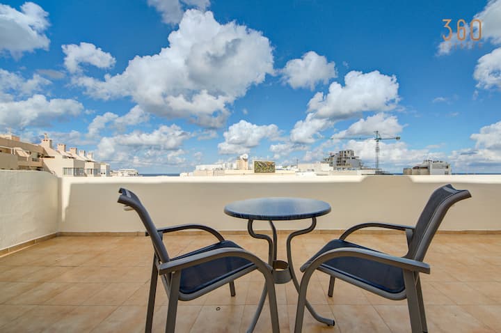 Stunning Sliema Penthouse With Spacious Terrace! - Malta