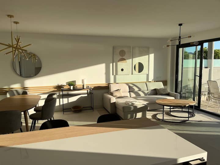 Beautiful City Apartment With In & Outdoor Pool - Estepona