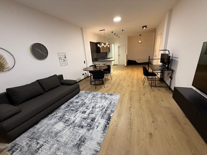 Stilvolles Neues Apartment – Jetzt Auf Airbnb - Düsseldorf
