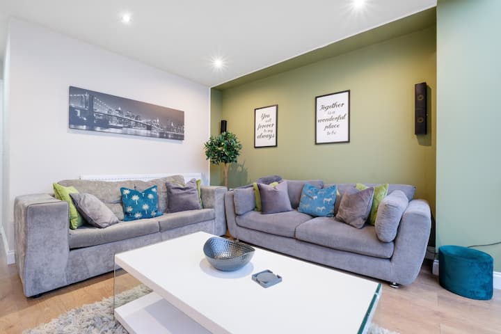 Bright & Spacious 3 Bed 2 Bath Home In Graylands - Maidenhead