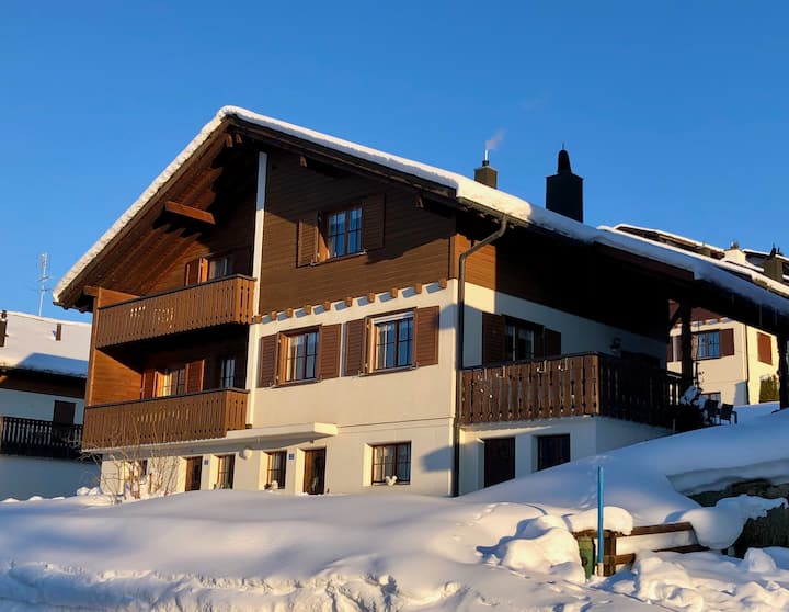 3.5 Z-wohnung Mit Aussicht, Nahe Skipiste. - Suisse