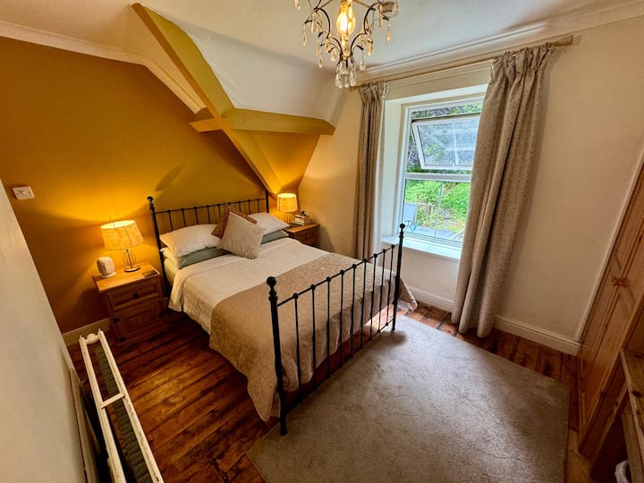 Fairhaven Stay Double Room With En Suite - No.9 - Betws-y-Coed