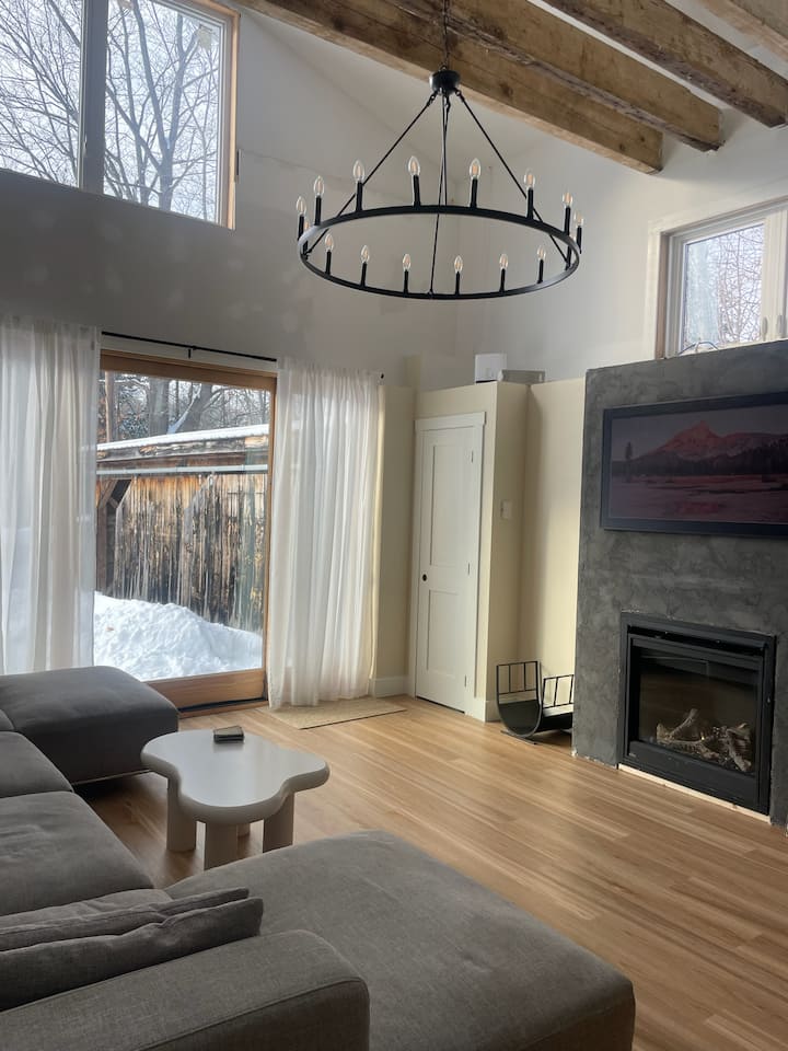 Peaceful Home In Old Chelsea - 加蒂諾