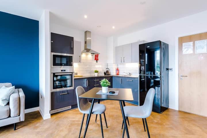 Peaceful 1 Bedroom Apartment With Amenities - Manchester
