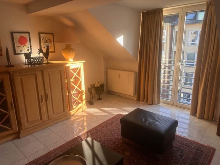 Charmante, Möblierte Wohnung - Düsseldorf
