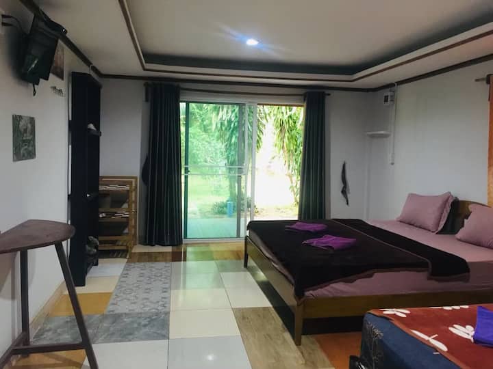 Budget Triple Room/aircon - Ko Lanta District