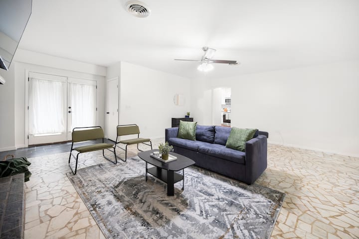 Peaceful & Modern Fam Home W/grill + Fenced Yard - Union City, GA